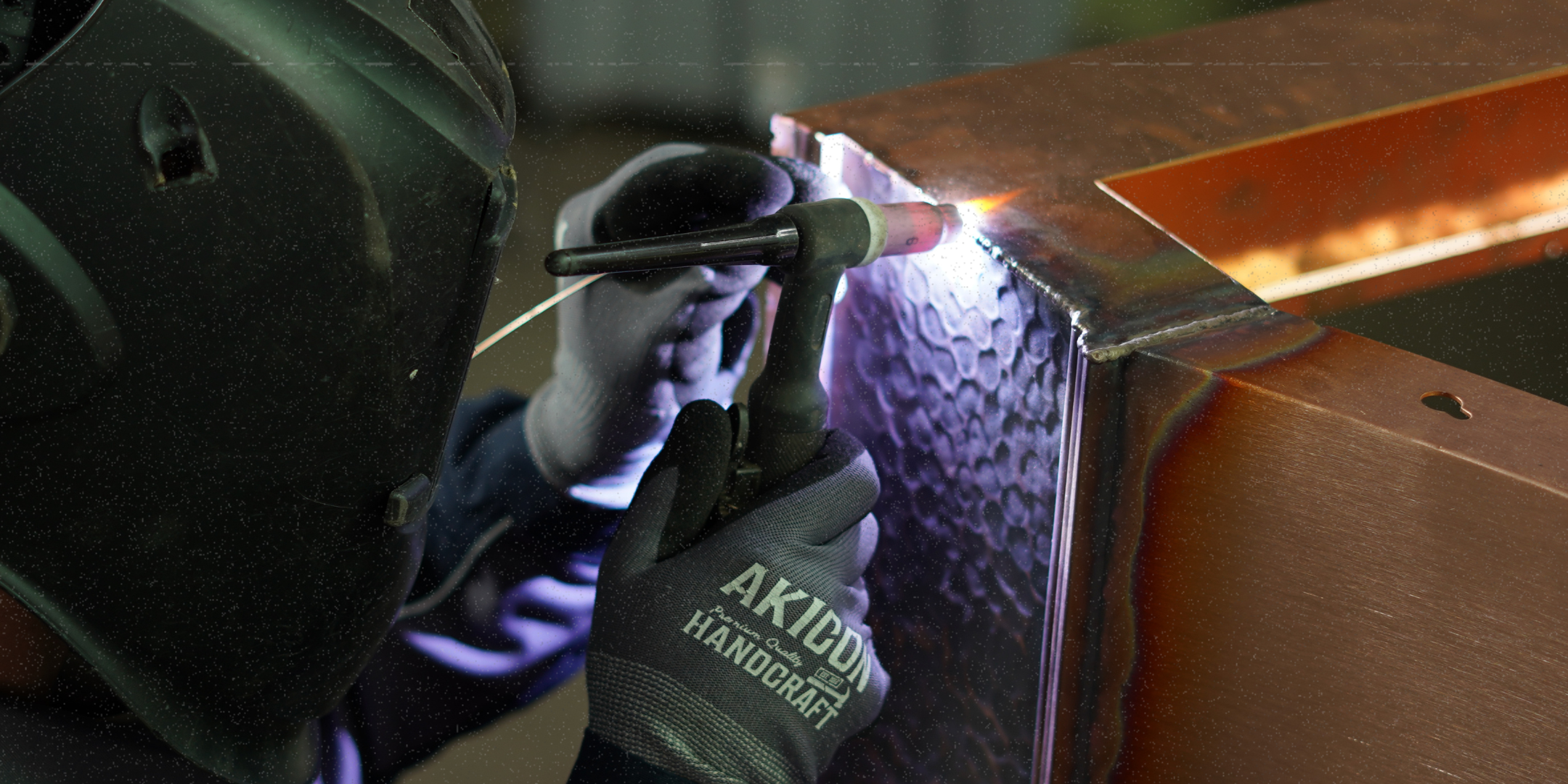 AKICON | Custom Range Hoods & Kitchens