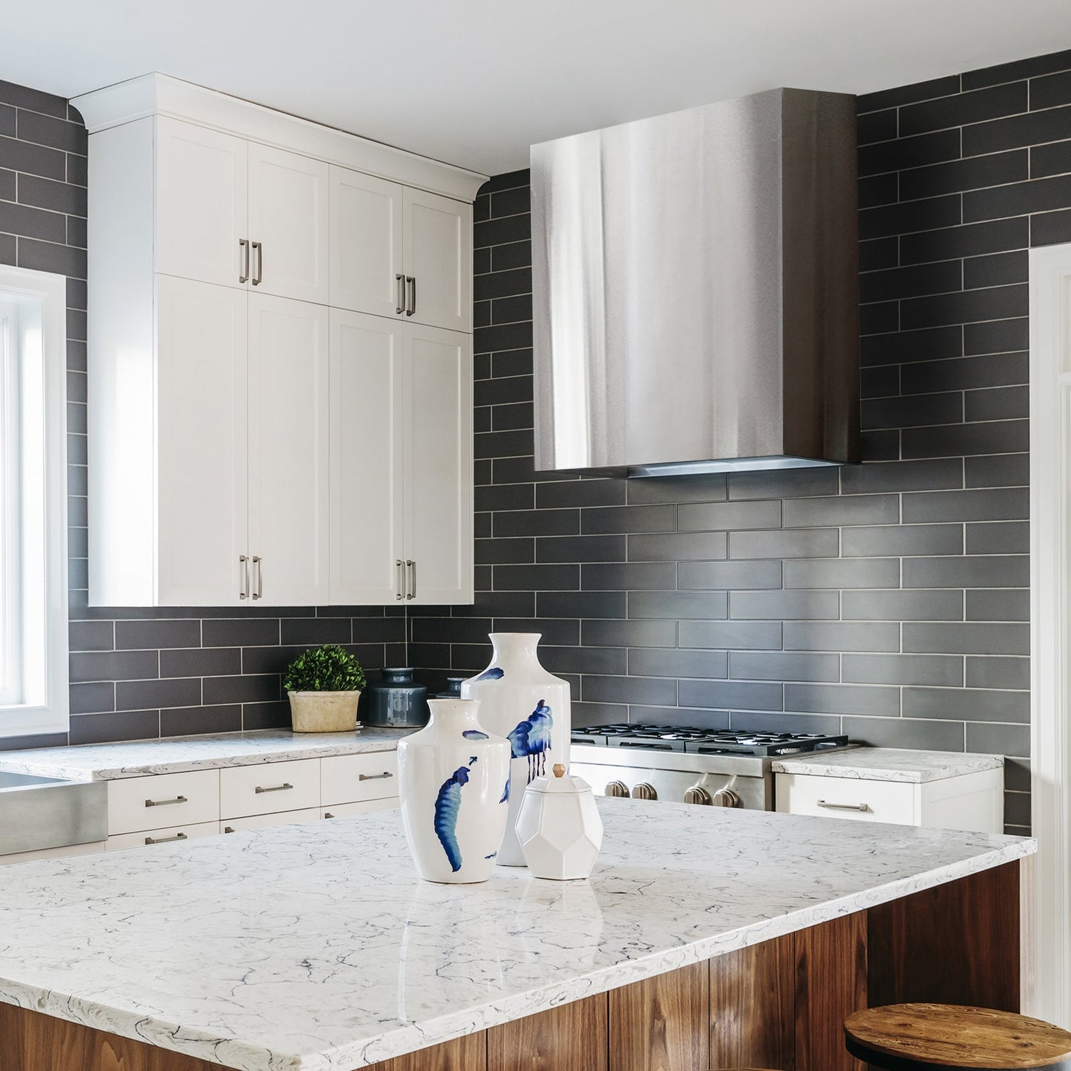 Akicon 30" Stainless Steel Wall Mount Range Hood Modern Box with 600 ...